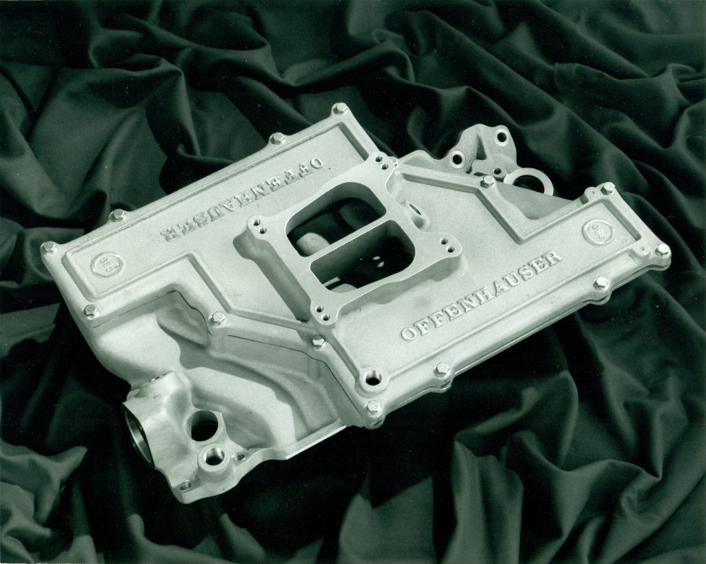 Offenhauser 5901 Chevy Low Profile Cross Ram Single Quad Top